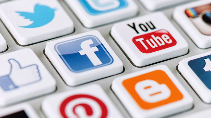 Como usar as Redes sociais para avaliações-Spiner